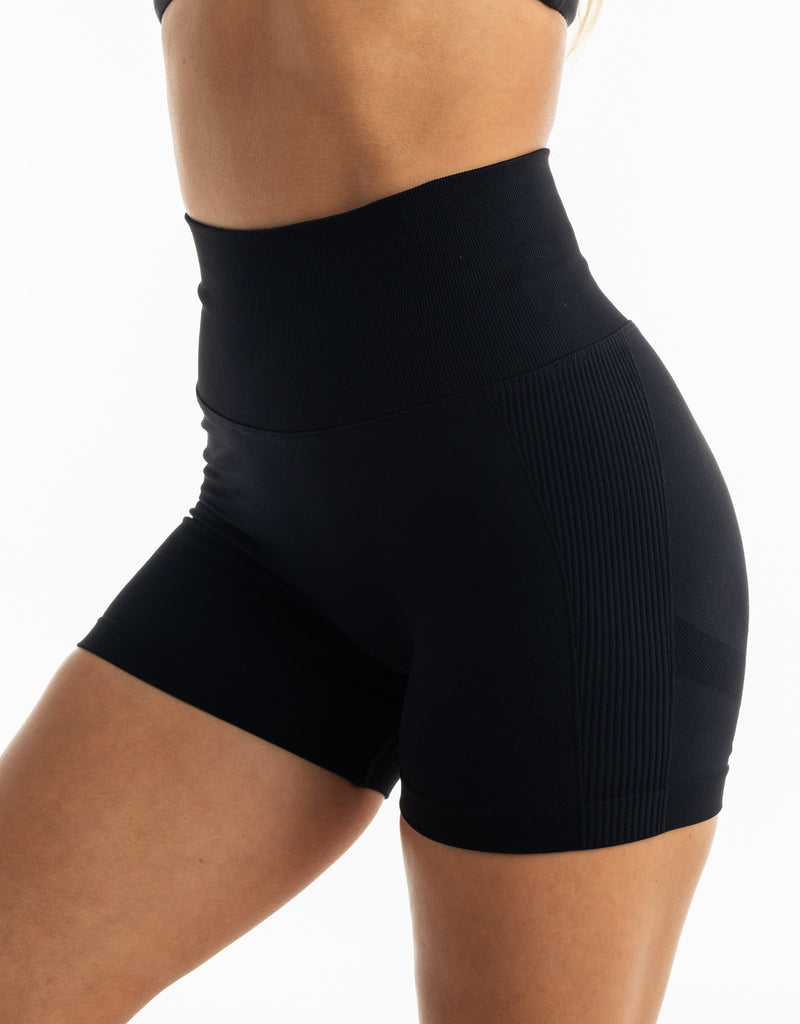 Arise Scrunch Shorts | Black Scrunch Shorts | ECHT