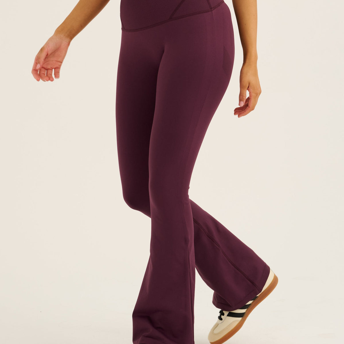 Pulse Invisible Scrunch Flare Leggings - Blackberry